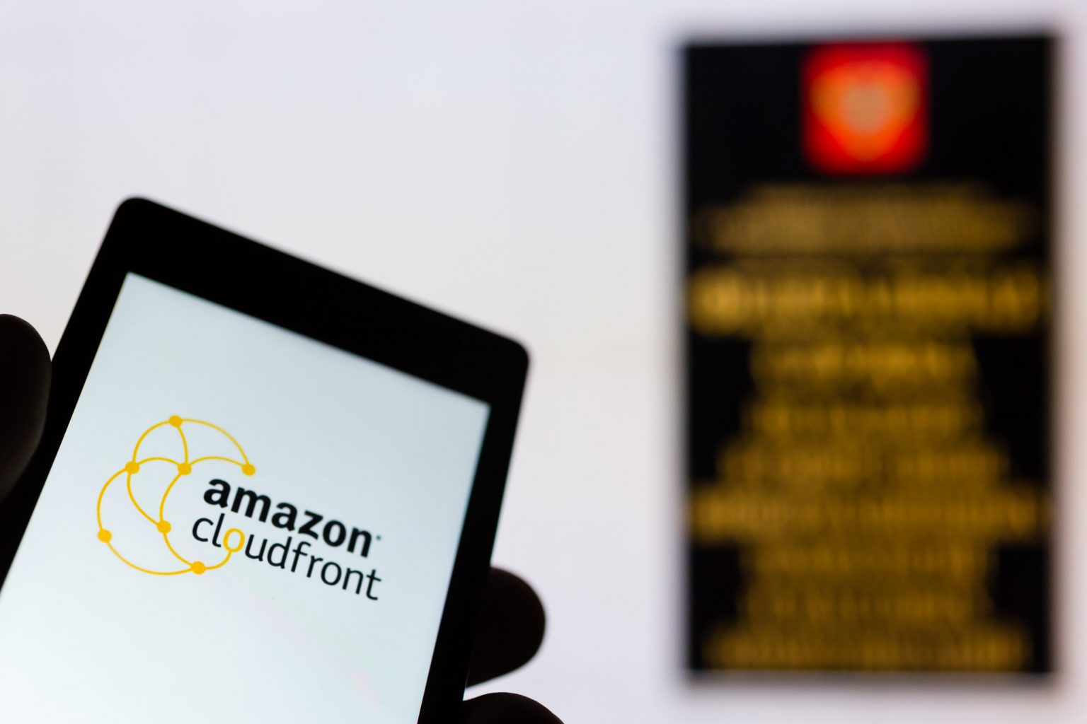 Amazon CloudFront: guía completa con características, beneficios y pros y contras - TNGD