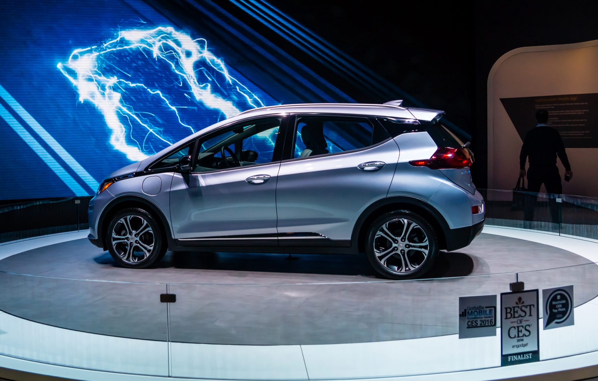 Chevy Bolt contre Tesla Model Y: lequel gagne ? - TNGD